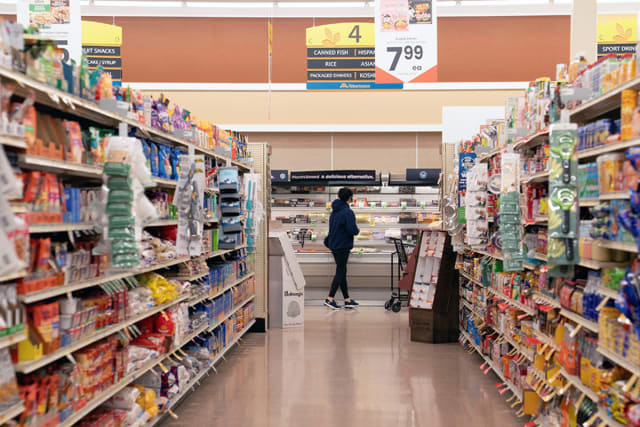 The U.S. Economy Is Growing, but Faces Much Uncertainty | Council on ...